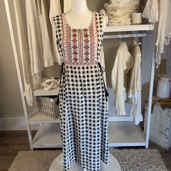 Srishti | Dresses | Srishti Size Xl Fits Like Large Black White ...